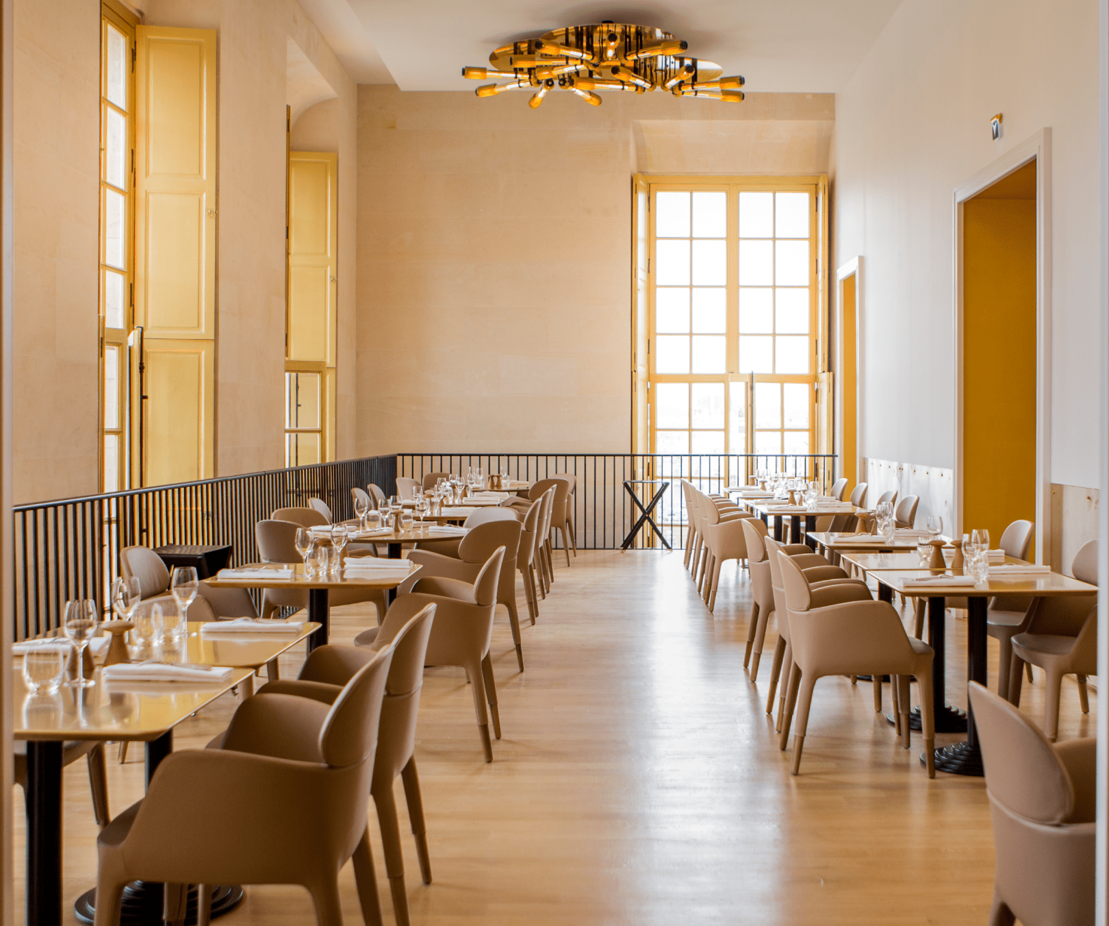 Restaurant & café | By day, ore, an elegant contemporary café