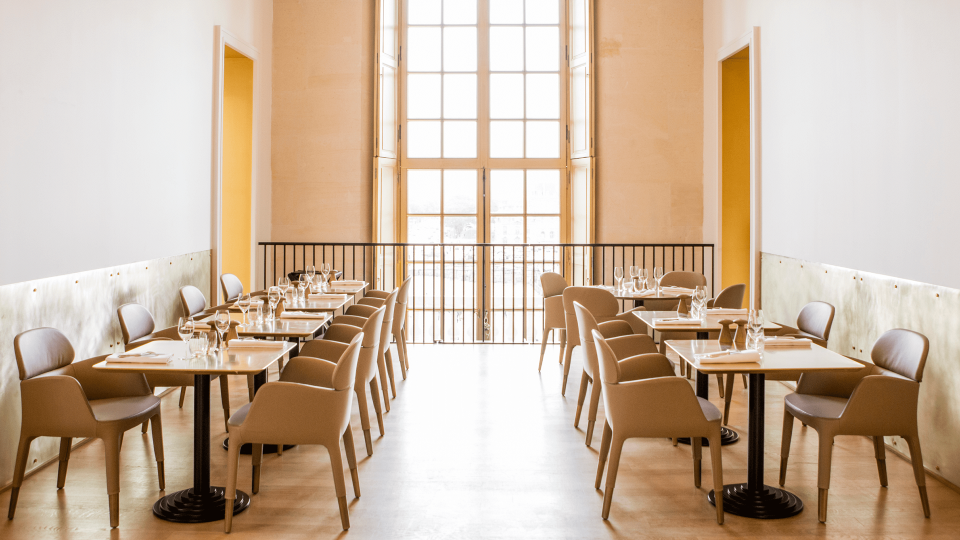 Restaurant & café | By day, ore, an elegant contemporary café